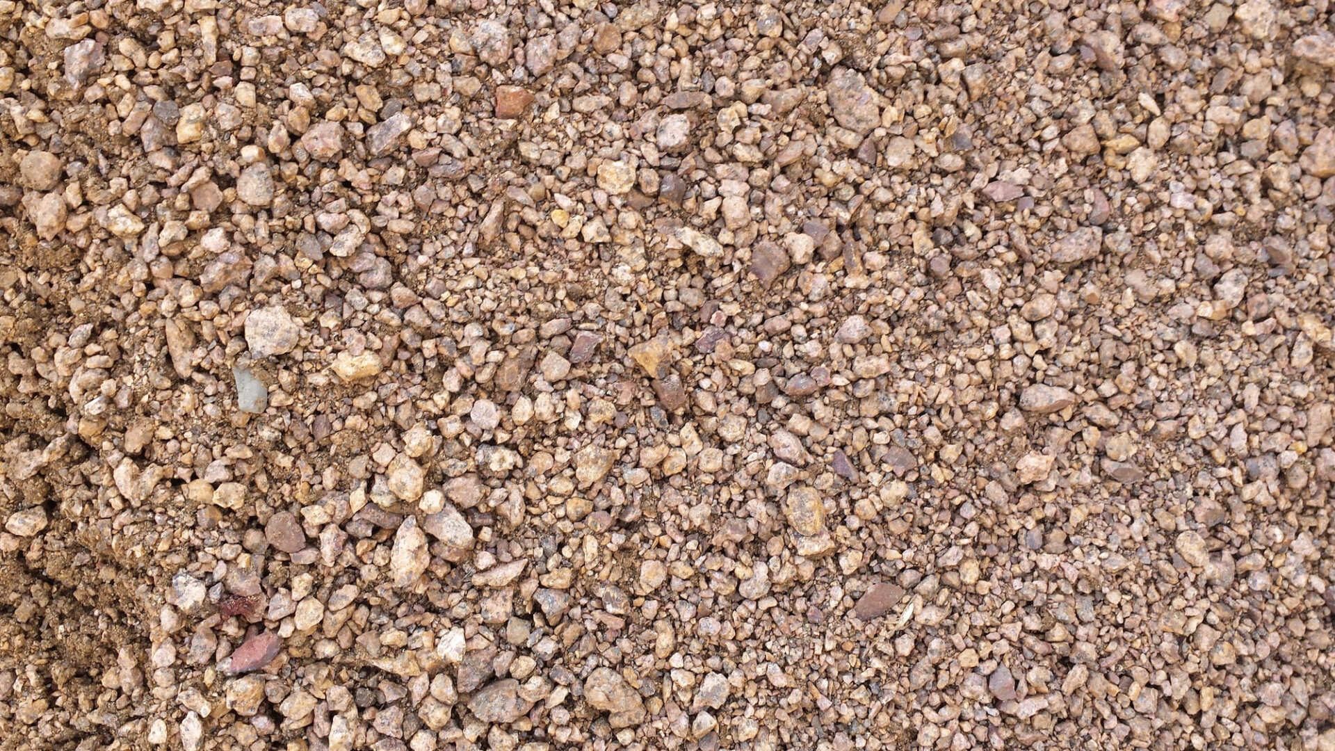 Decomposed Brown Granite delivery in Wade, Mississippi | Aggregate Markets